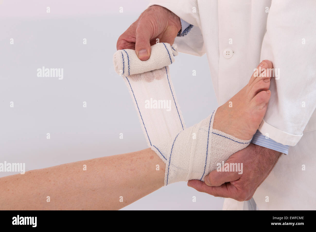 Sprained ankle bandage hi-res stock photography and images - Alamy