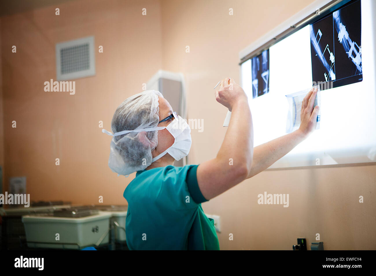 Film photo surgery hi-res stock photography and images - Alamy