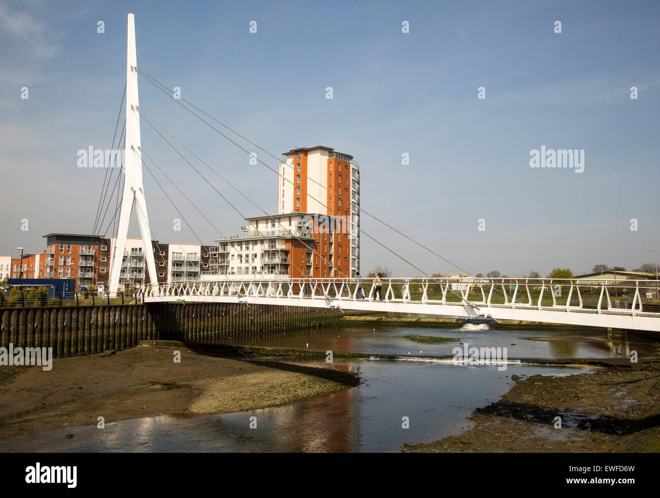 Sir Bobby Robson foot bridge crossing River Orwell, Ipswich, Suffolk ...