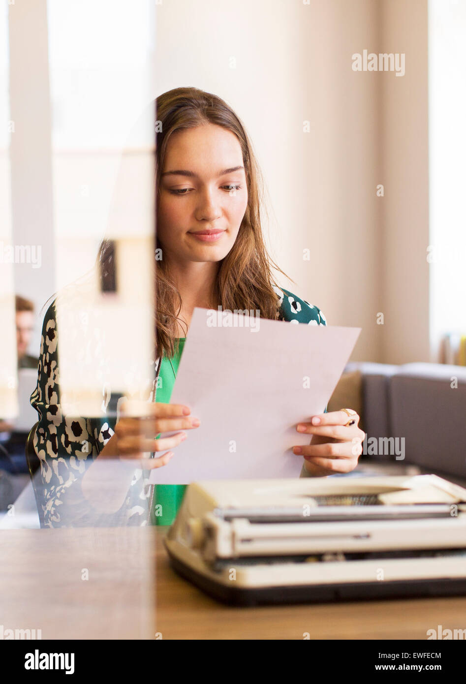 Office typewriter hi-res stock photography and images - Alamy