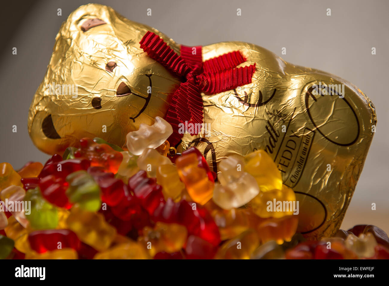 Lindt teddy bear hi-res stock photography and images - Alamy