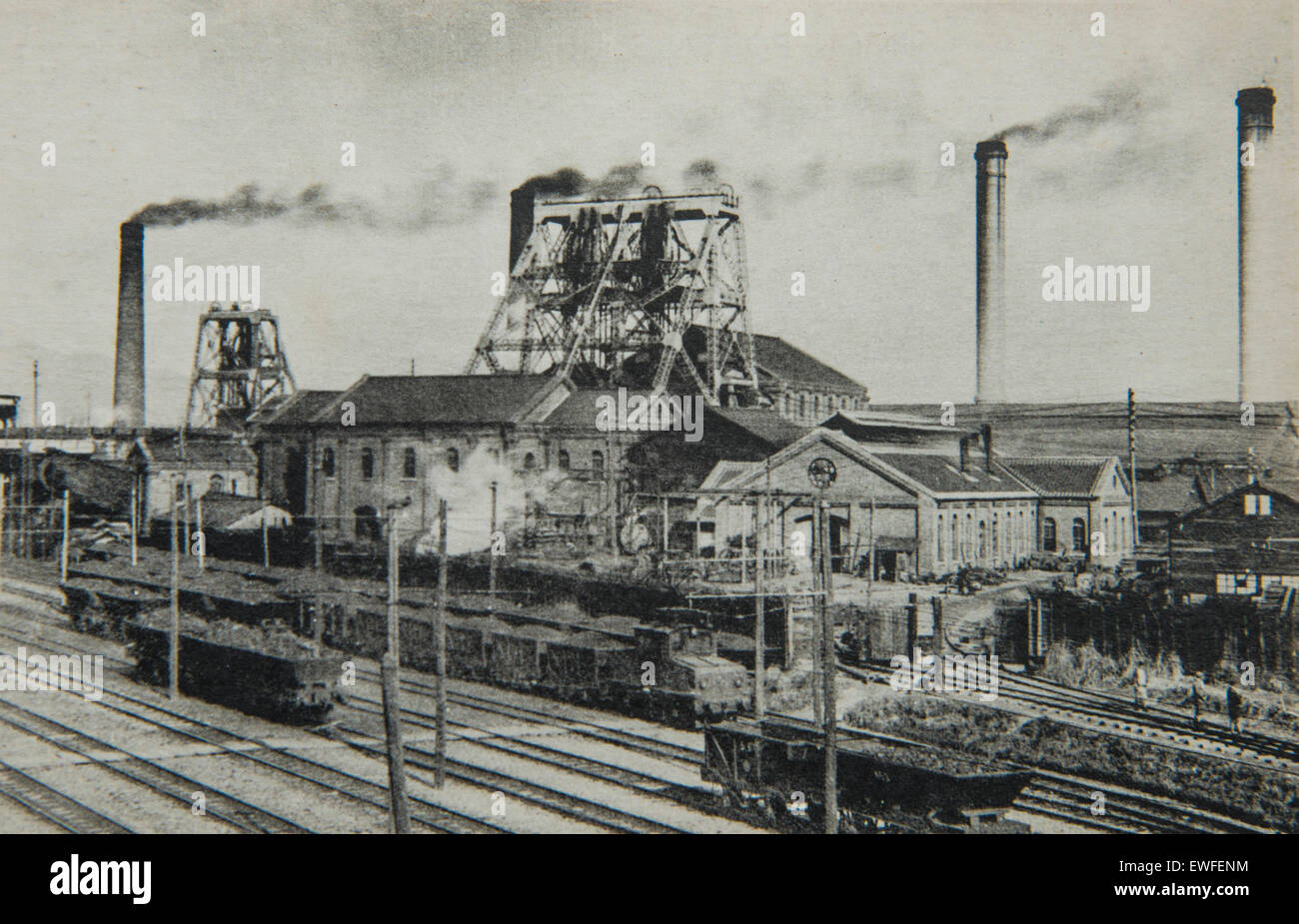 Ww2 mine hi-res stock photography and images - Alamy