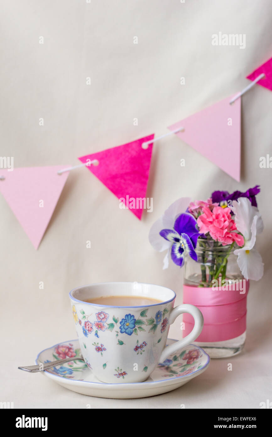 Tea bunting hi-res stock photography and images - Alamy