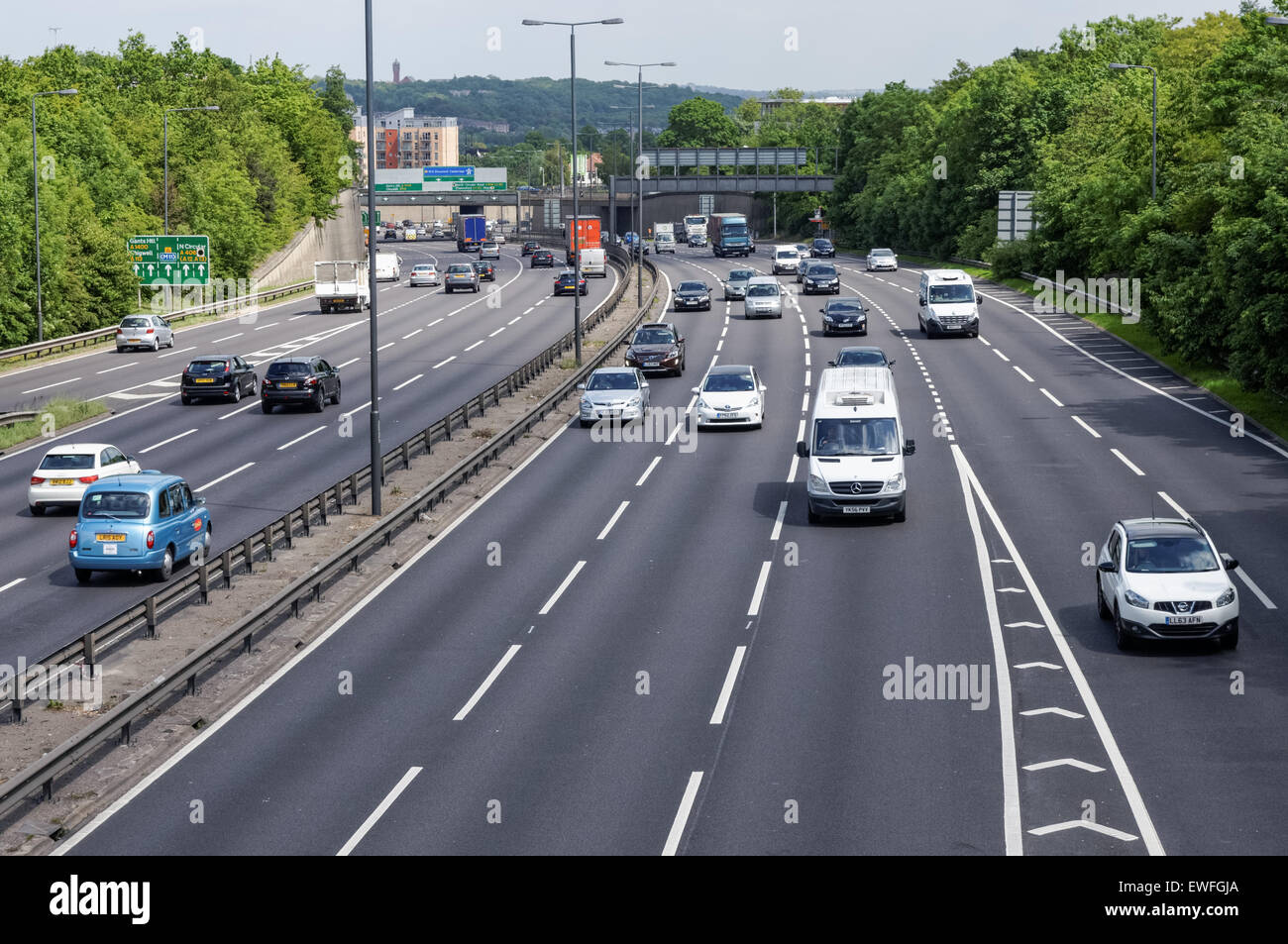 A406 north circular road hi-res stock photography and images - Alamy