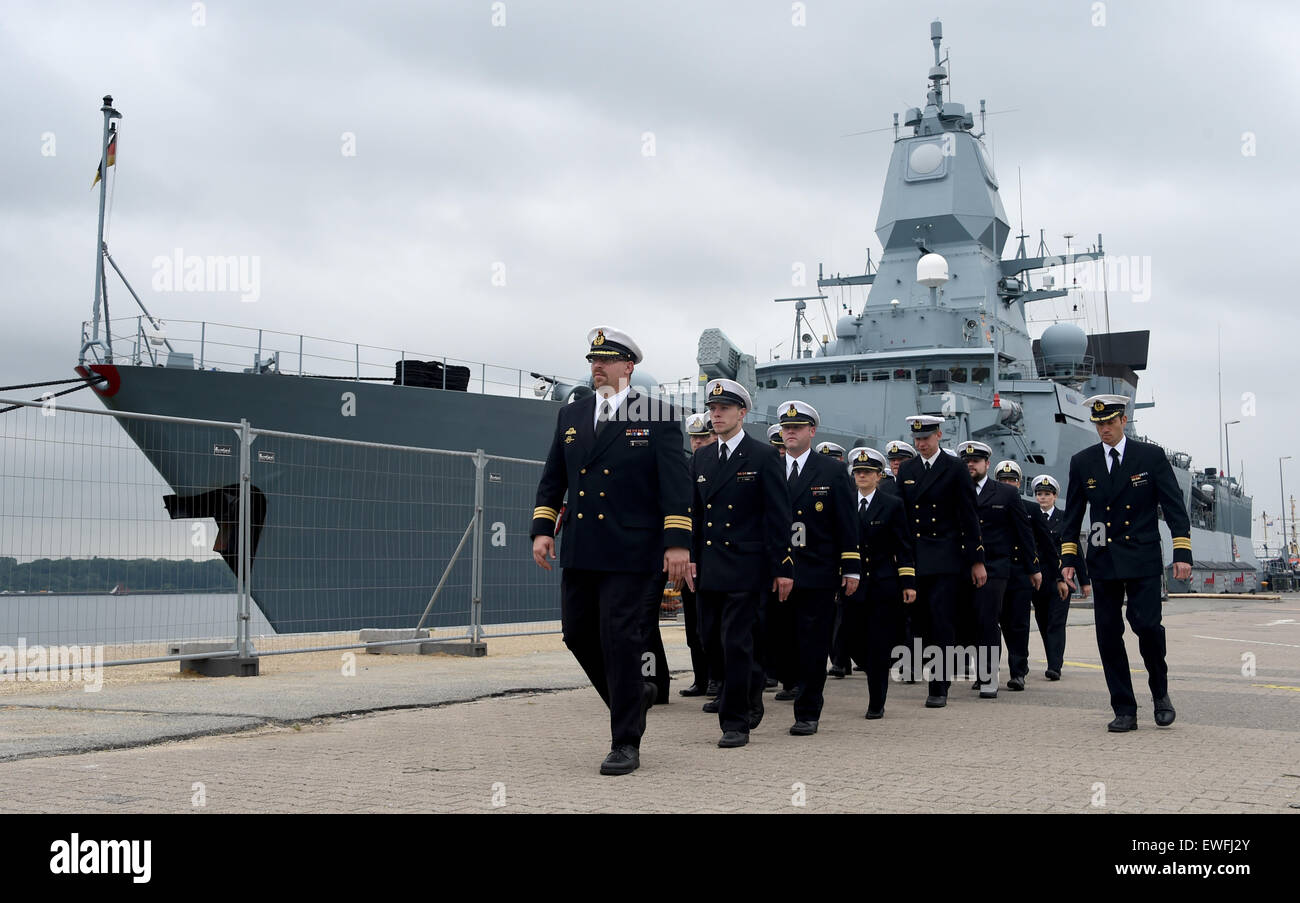 Kiel, Germany. 25th June, 2015. German naval soldiers from the frigate ...