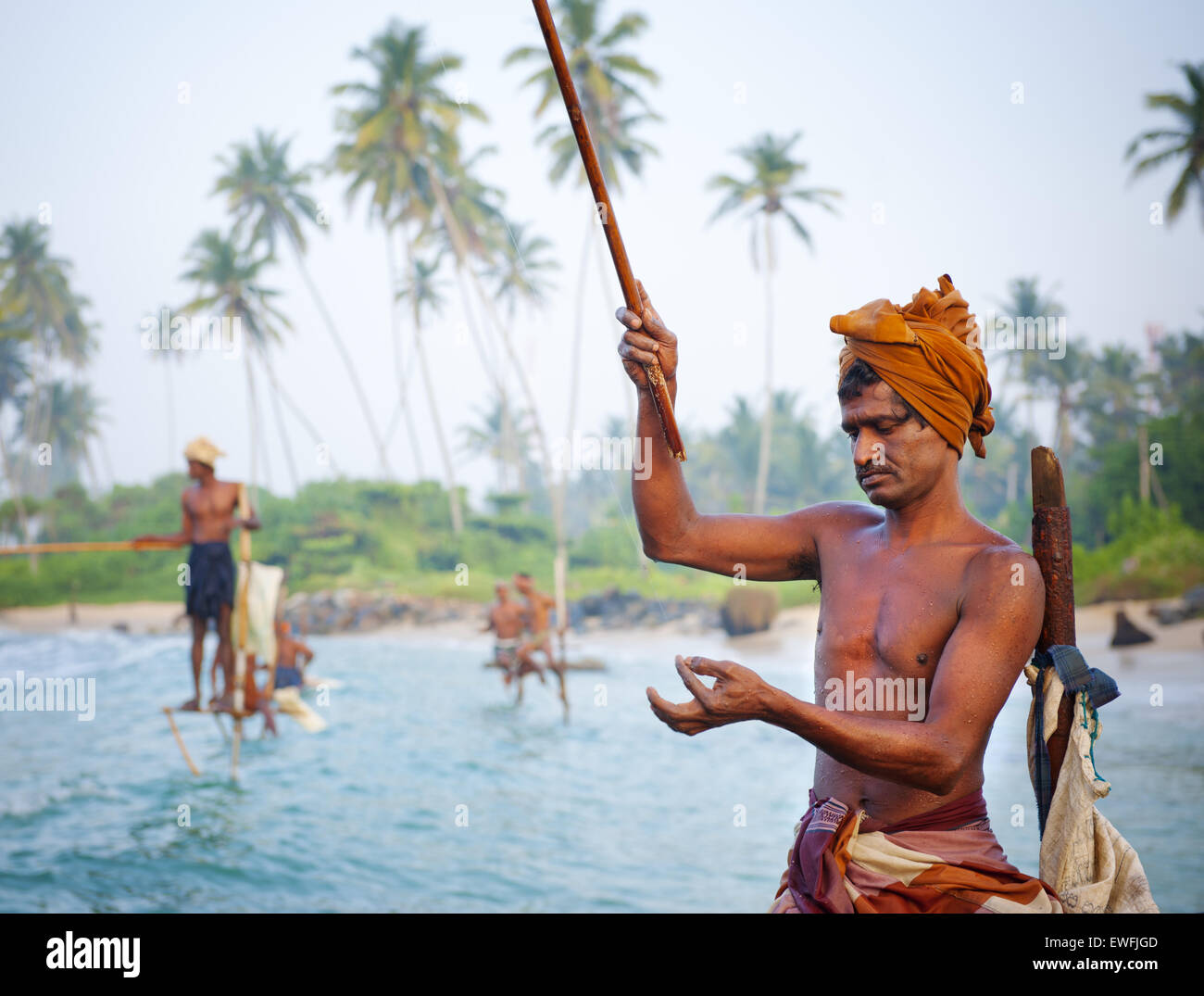 Sri lankan art standing hi-res stock photography and images - Alamy