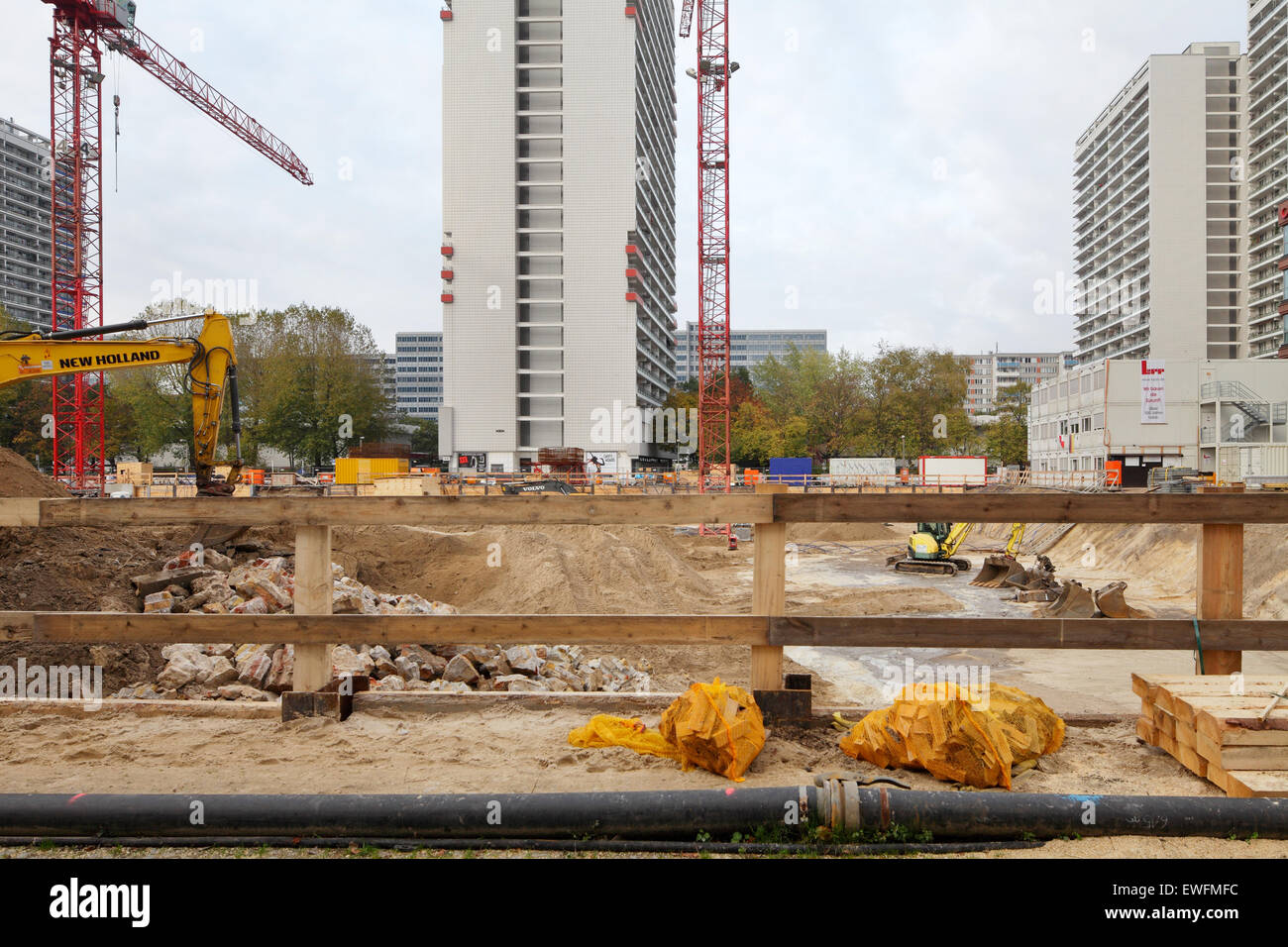 Berlin, Germany, construction of residential and Geschaeftsgebaeude ...