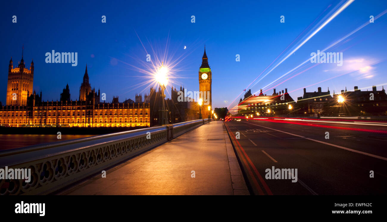 Victorian london night houses hi-res stock photography and images - Alamy