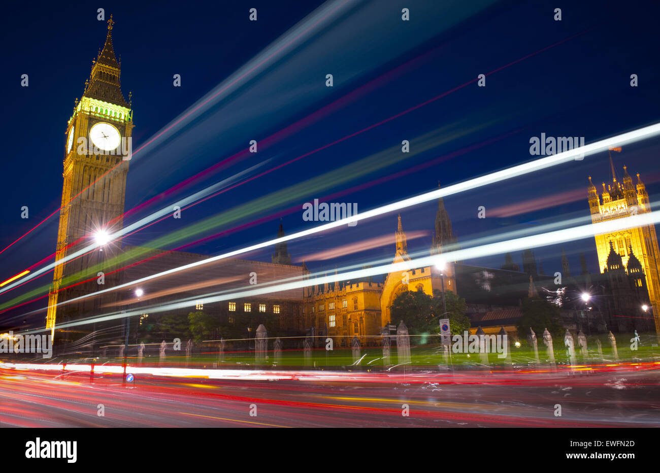 London lights city life hi-res stock photography and images - Alamy