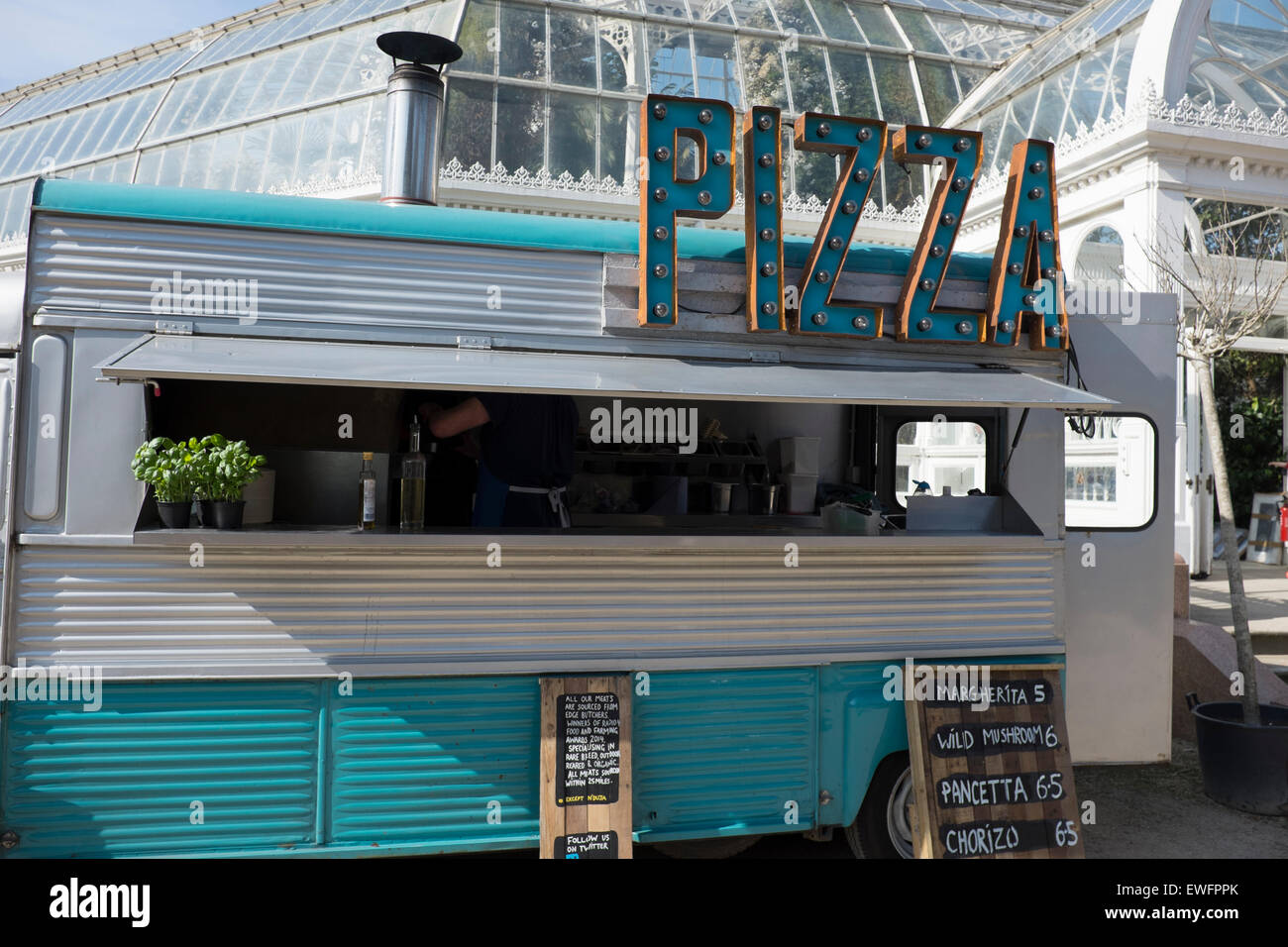 Pizza Food Trailer Stall Shop Festival Catering Stock Photo - Alamy