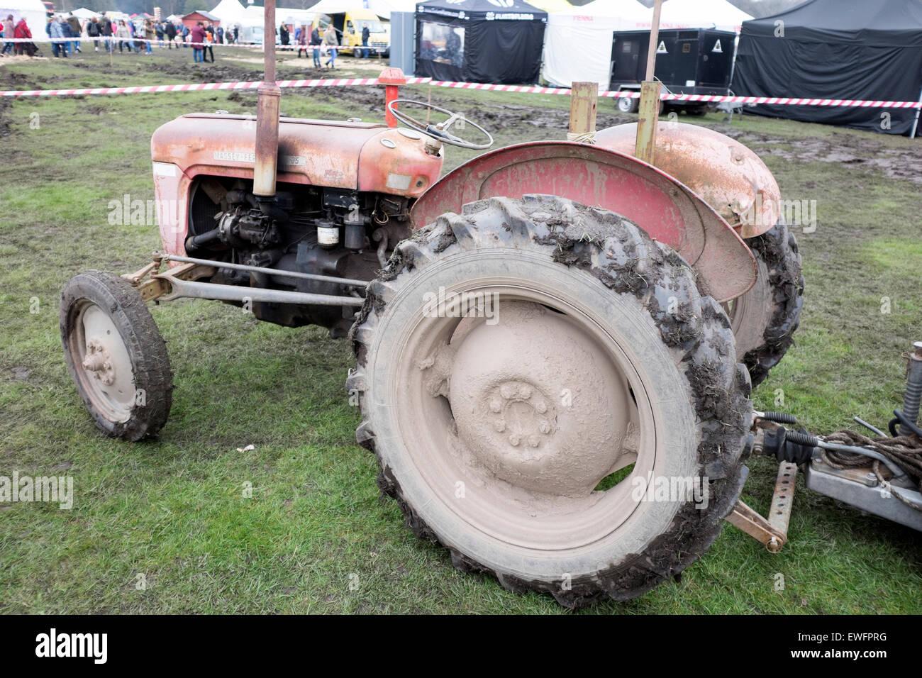 Farmers Tractor Muddy Dirty Working Farm Stock Photo - Alamy