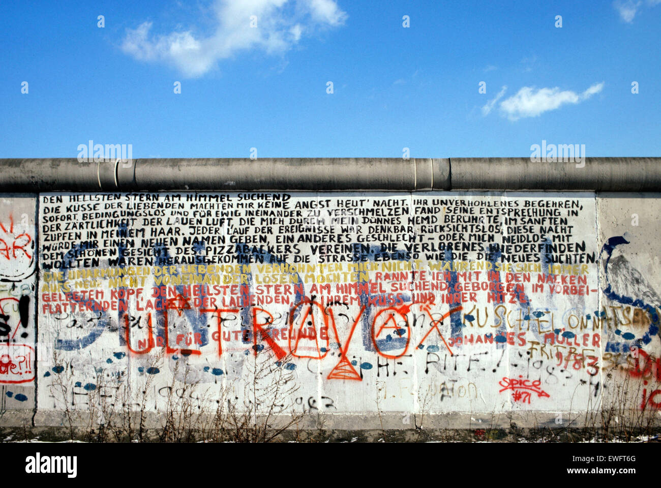 Berlin, Germany, Graffiti on the Berlin Wall in the Stresemannstrasse ...