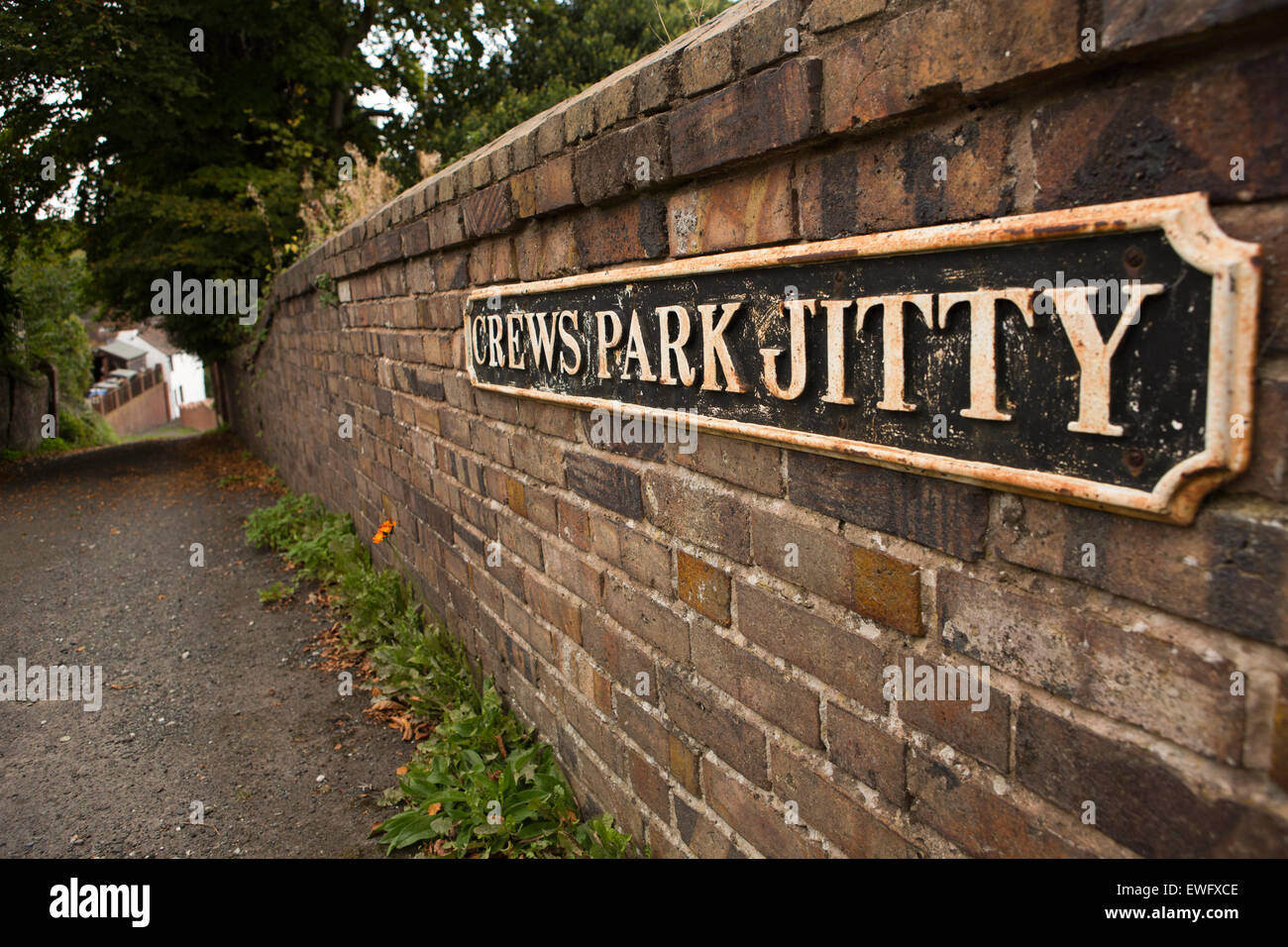 UK, England, Shropshire, Broseley, The Jitties, Crews Park Jitty, cast ...