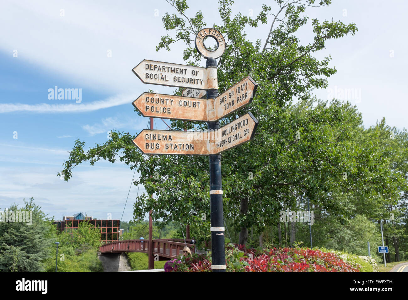 Traditional street signs hi-res stock photography and images - Alamy