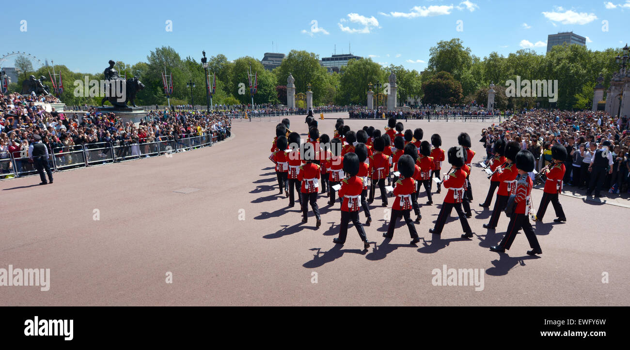 Guards Marching Buckingham Palace High Resolution Stock Photography and ...