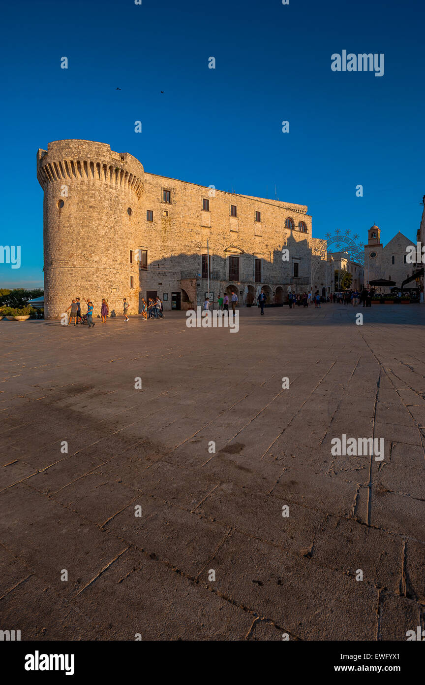 Conversano hi-res stock photography and images - Alamy