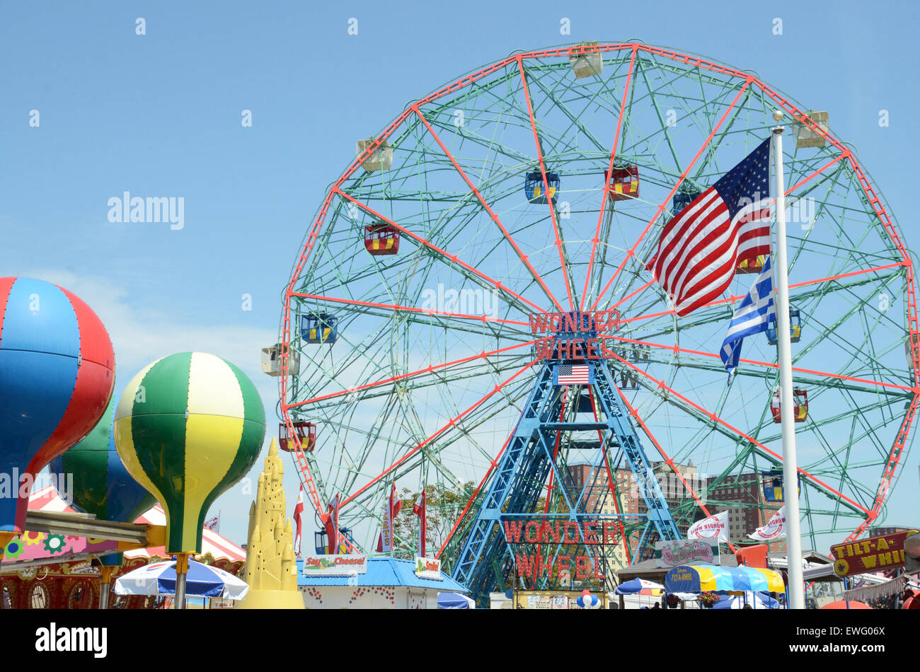 wonder wheel coney island brooklyn new york Stock Photo - Alamy