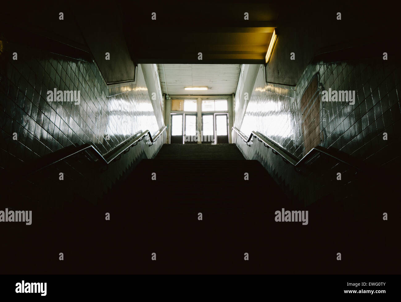 Well lit modern hallway hi-res stock photography and images - Alamy