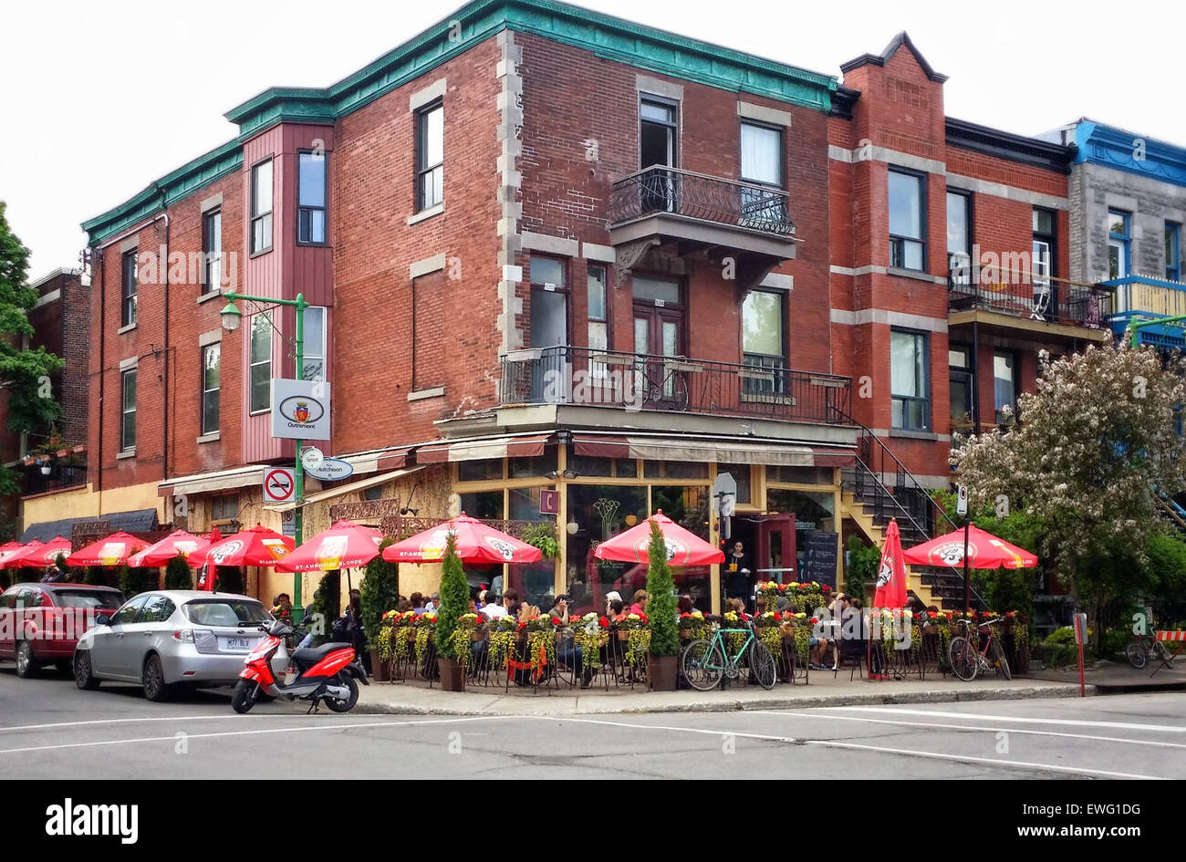 Outdoor Cafe in Red Brick Buildings with Patio Architecture Balcony ...