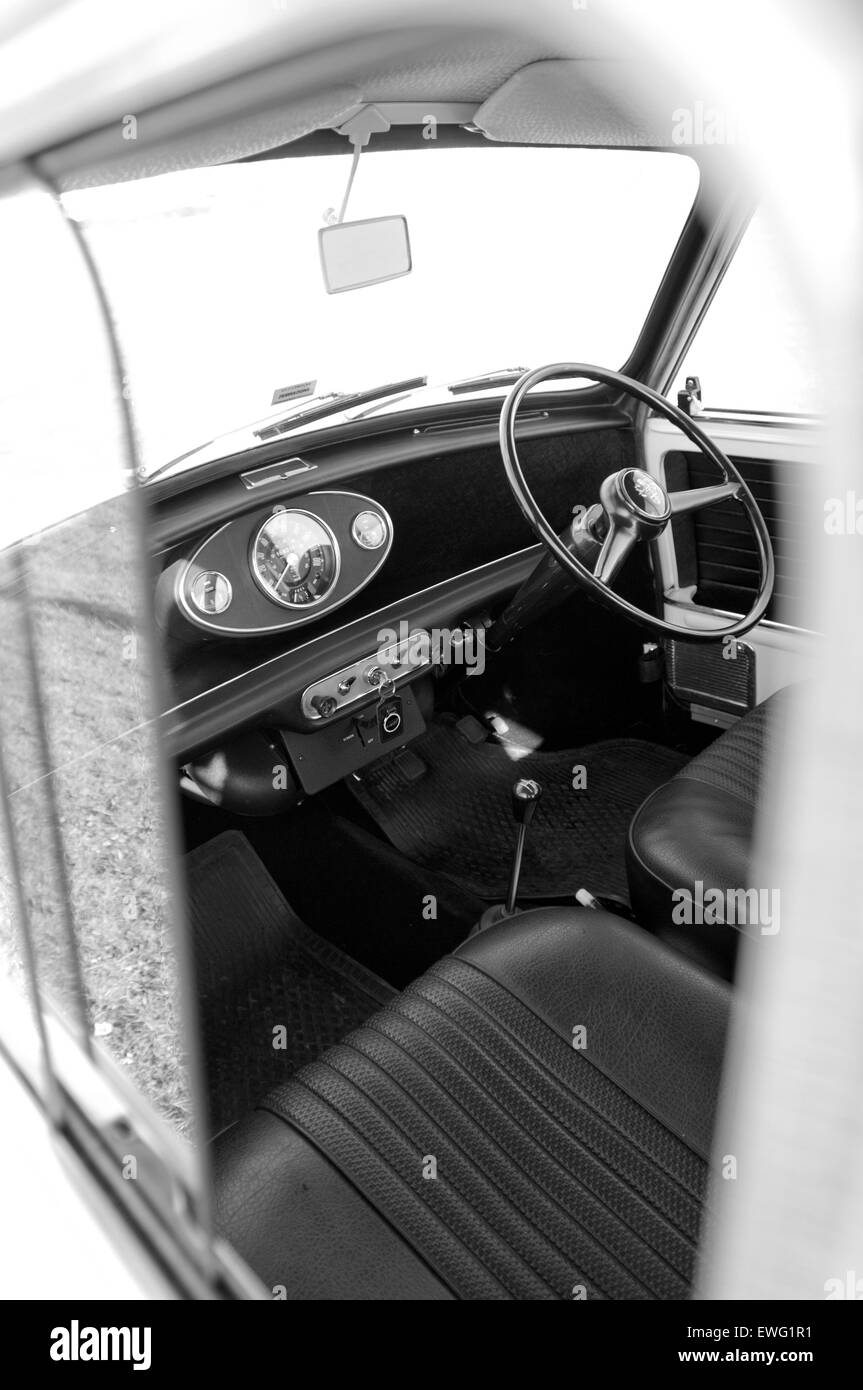 Austin mini cooper mk2 hi-res stock photography and images - Alamy