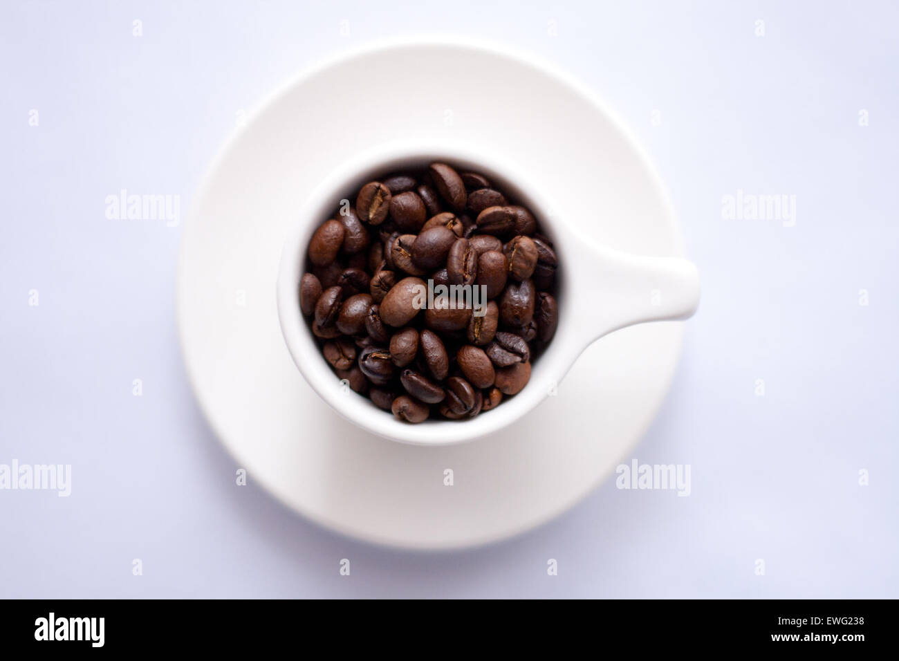 Full cup hi-res stock photography and images - Alamy