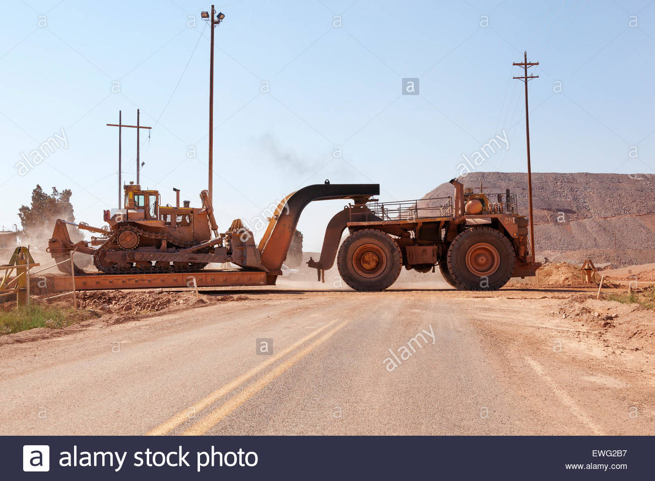 Caterpillar heavy hauler with Caterpillar dozer on lowboy trailer Stock ...