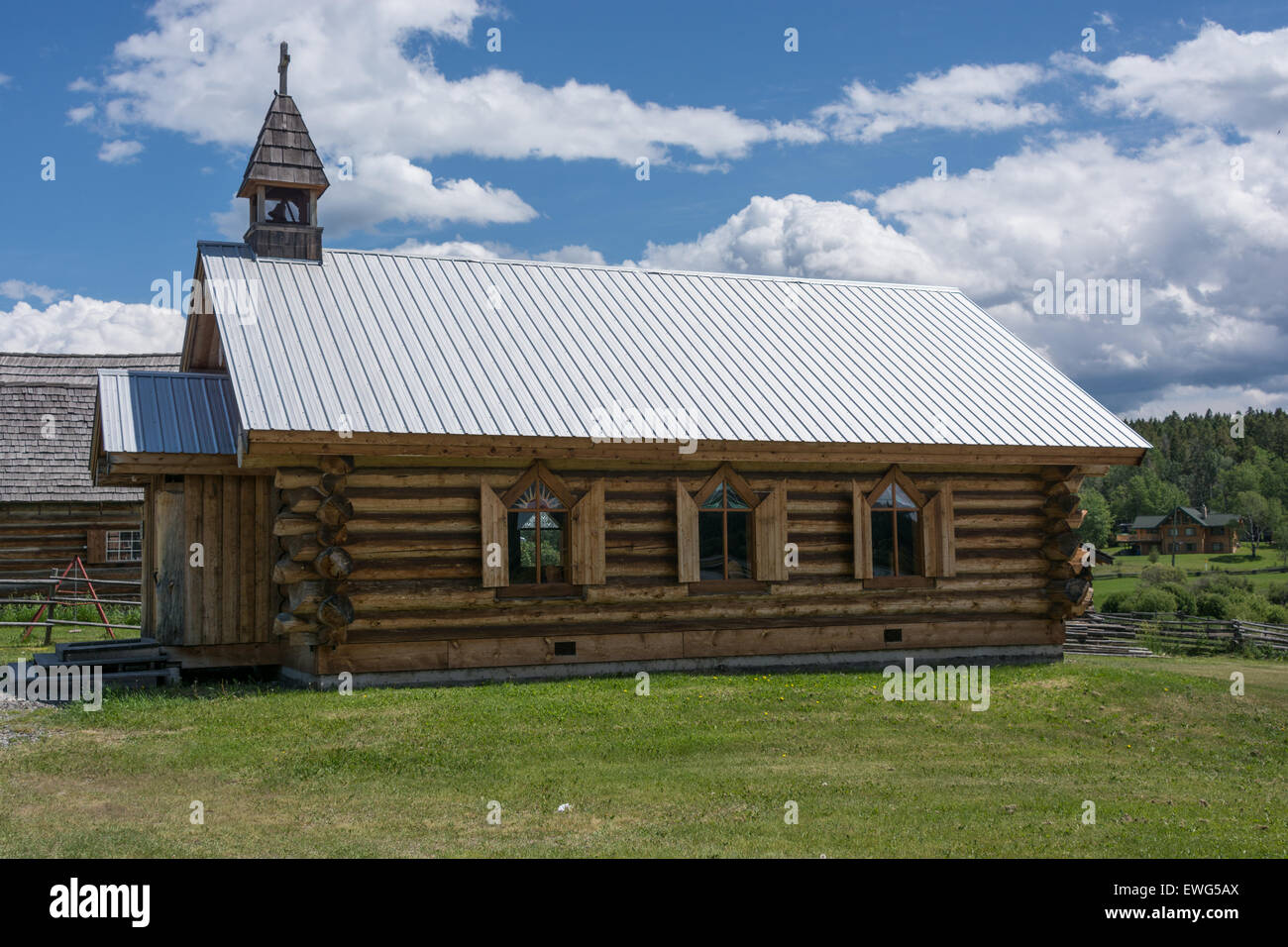 Old log church heritage hi-res stock photography and images - Alamy