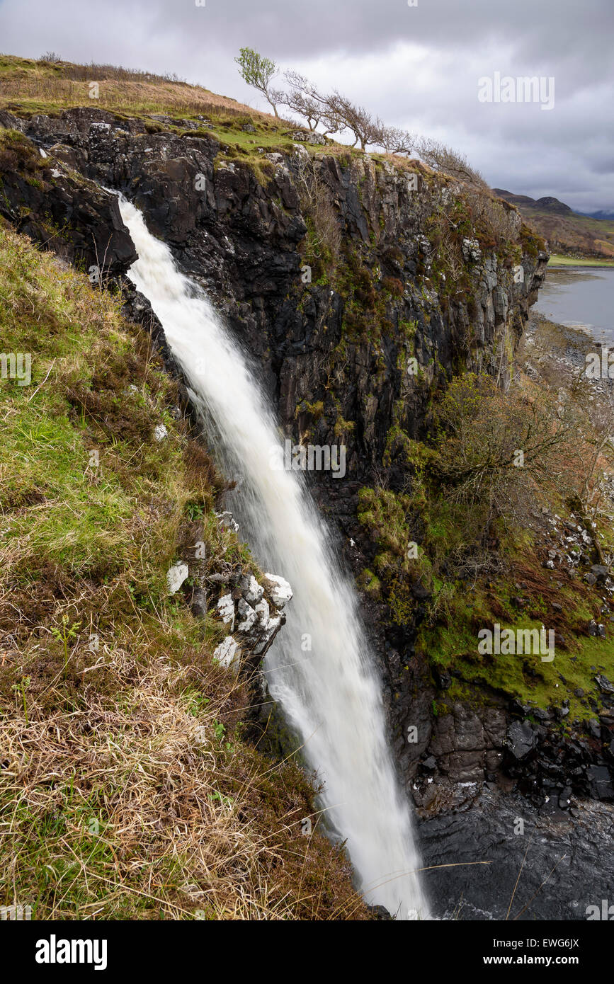 Eas fors waterfall isle mull hi-res stock photography and images - Alamy