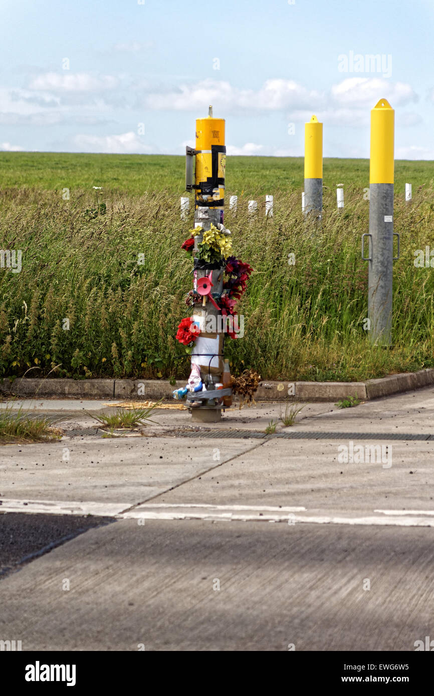 Tank crossing salisbury plain hi-res stock photography and images - Alamy