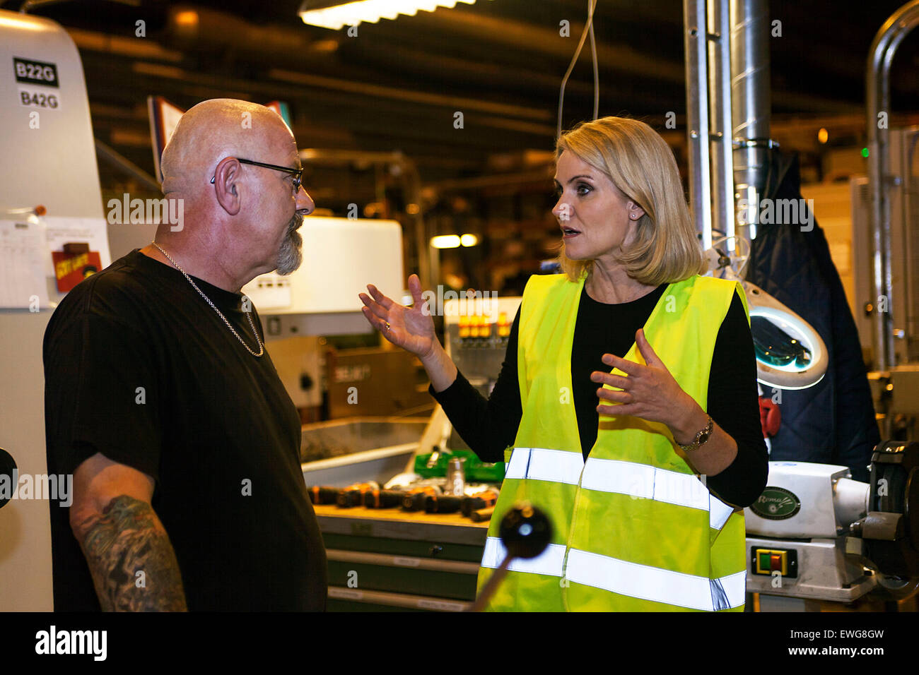 Cnc machine operator hi-res stock photography and images - Alamy