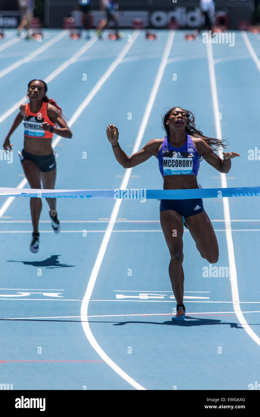 Black female runners finish hi-res stock photography and images - Alamy