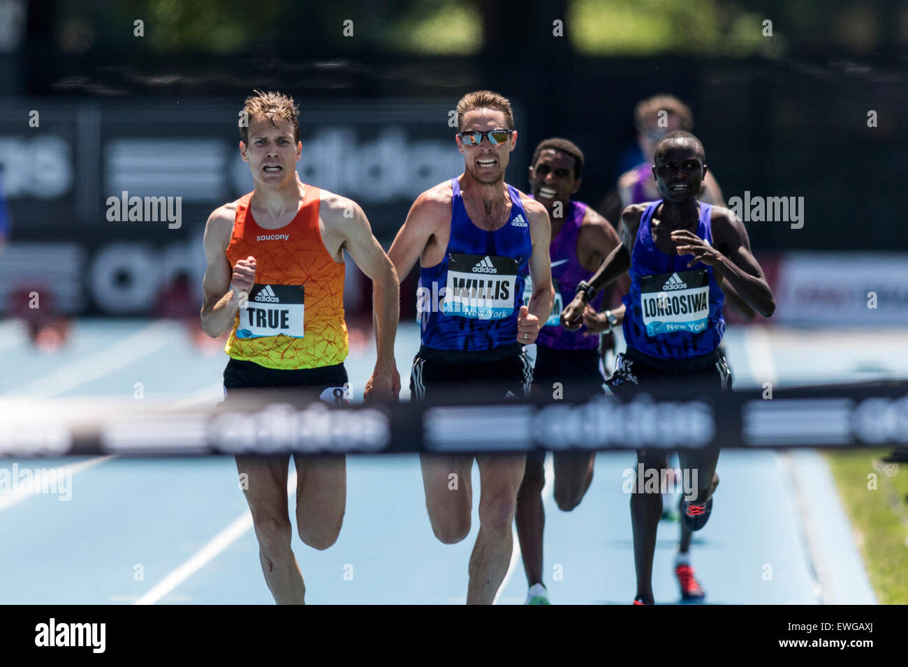 Ben True (USA) defeats Nick Willis (NZL) in the Men's 5000m at the 2015 ...