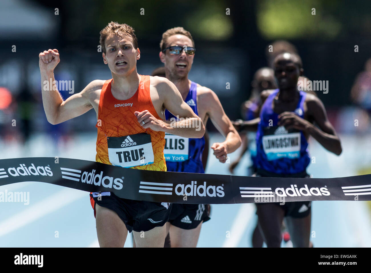 Ben True (USA) defeats Nick Willis (NZL) in the Men's 5000m at the 2015 ...