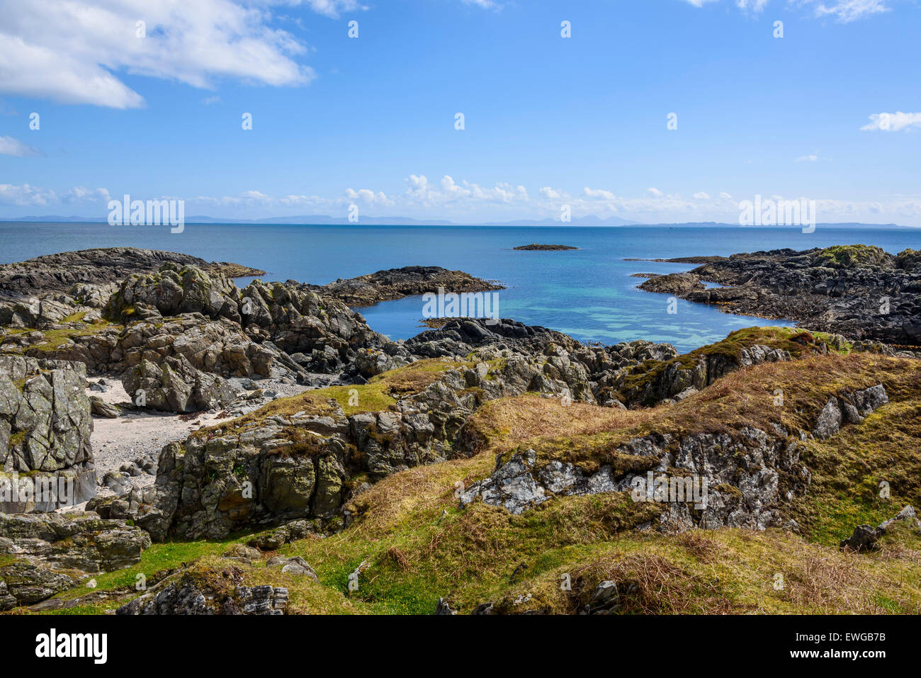 Rocky shore near Uisken beach, near Bunessan, Isle of Mull, Hebrides ...