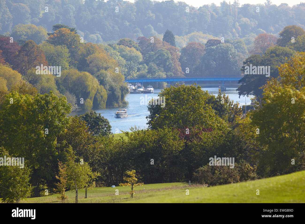 Cookham bridge hi-res stock photography and images - Alamy