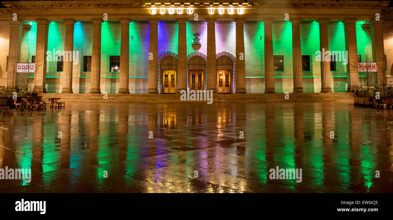 dundee at the golden hour, caird hall lights in the rain Stock Photo ...