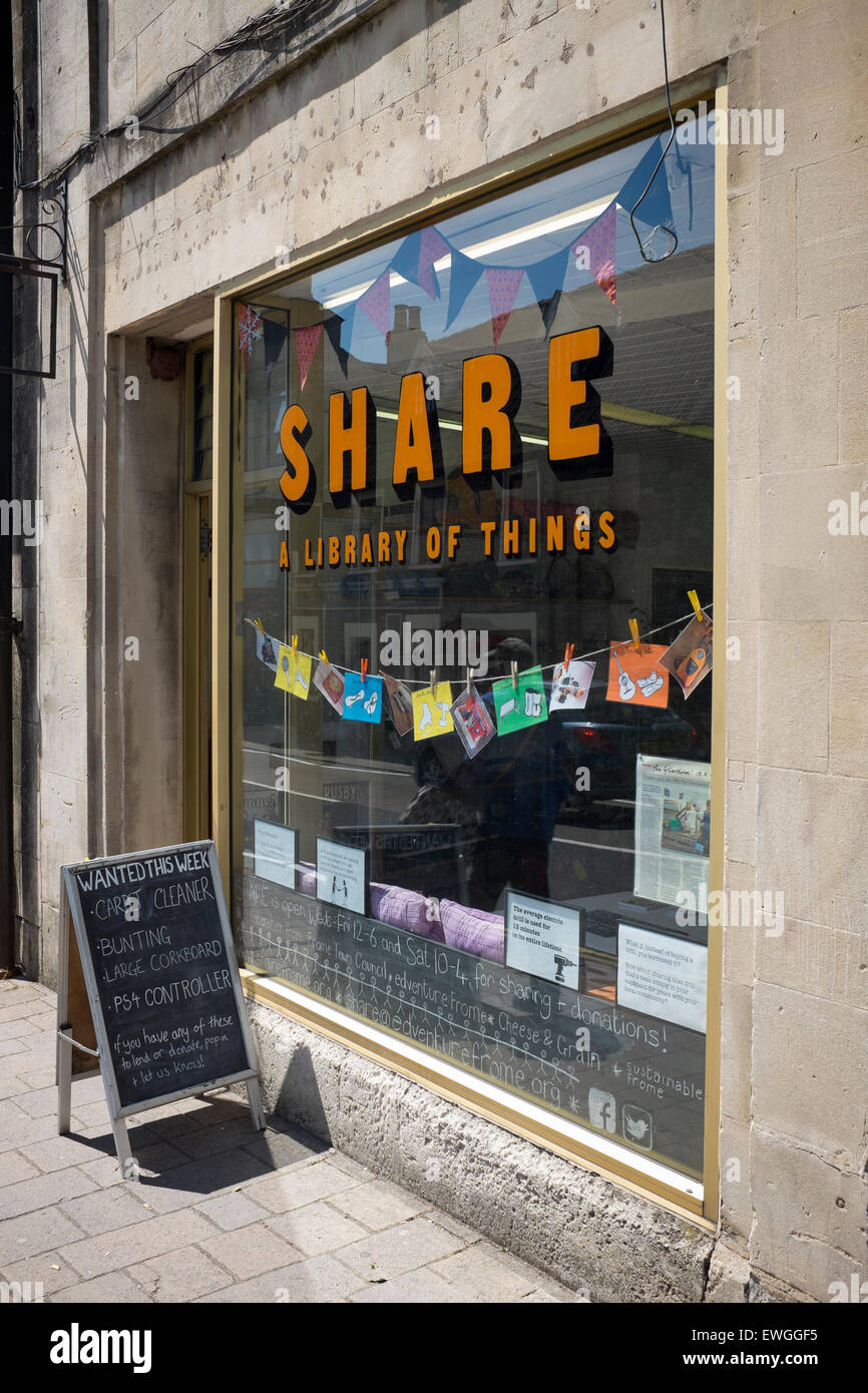 The community shop hi-res stock photography and images - Alamy