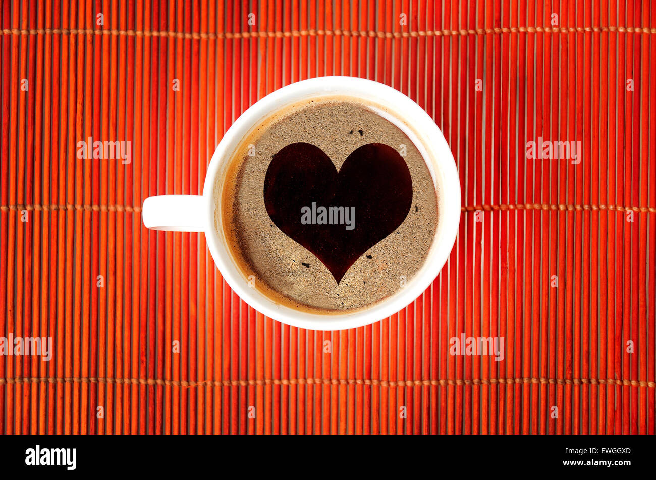 Heart shape on coffee cup Stock Photo - Alamy