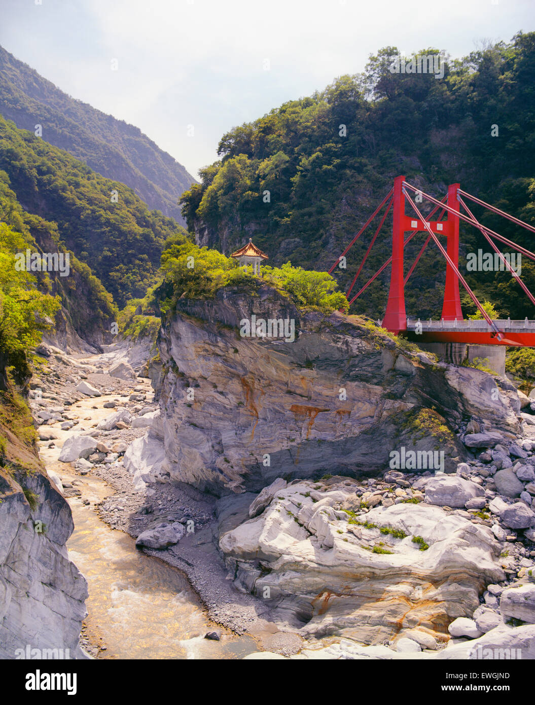 Cihmu Bridge and a small pagoda at Taroko National Park .Taiwan, Asia ...