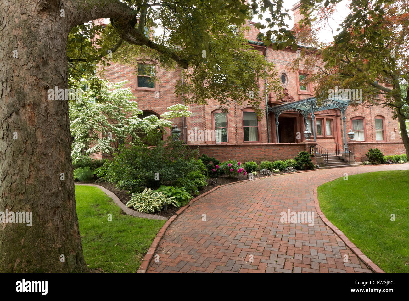 Stately upscale homes Stock Photo - Alamy