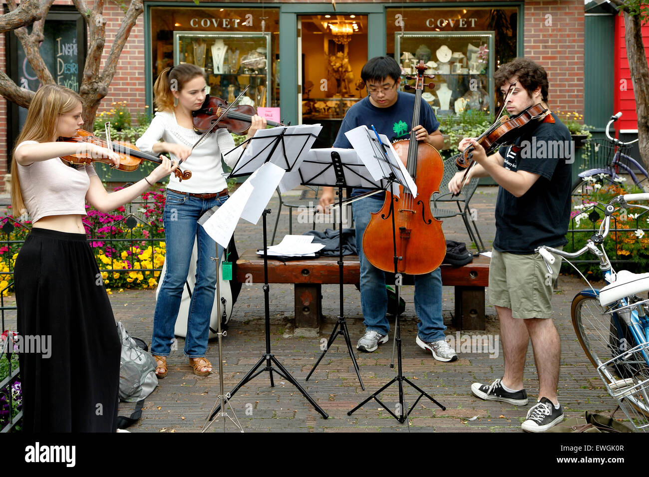 Street Performers Musicians High Resolution Stock Photography and ...