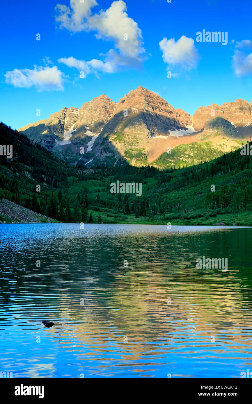 Maroon Bells reflected on Maroon Lake, White River National Forest ...