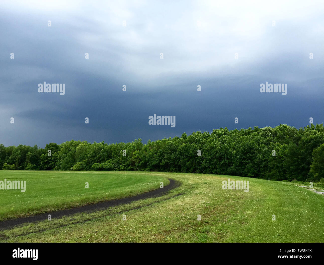 Eerie storm hi-res stock photography and images - Alamy