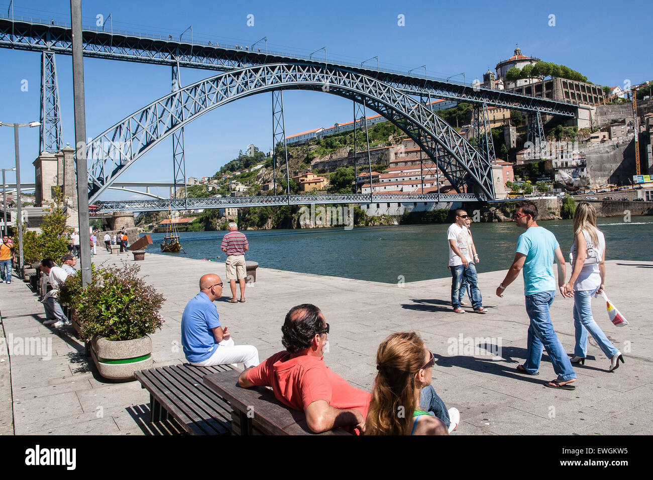 Dom Luis I Bridge, which at upper level is both a walkway and a metro ...