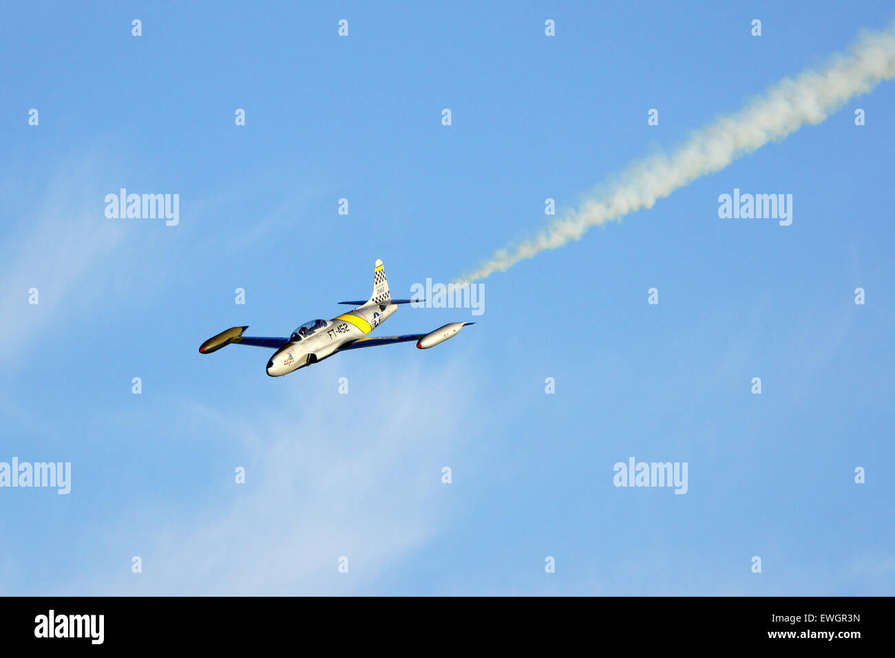 Flying dog trail hi-res stock photography and images - Alamy