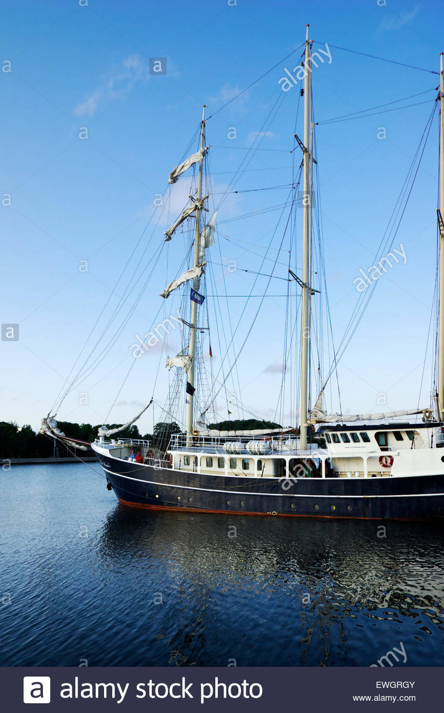 Anglo Saxon Ship High Resolution Stock Photography and Images - Alamy