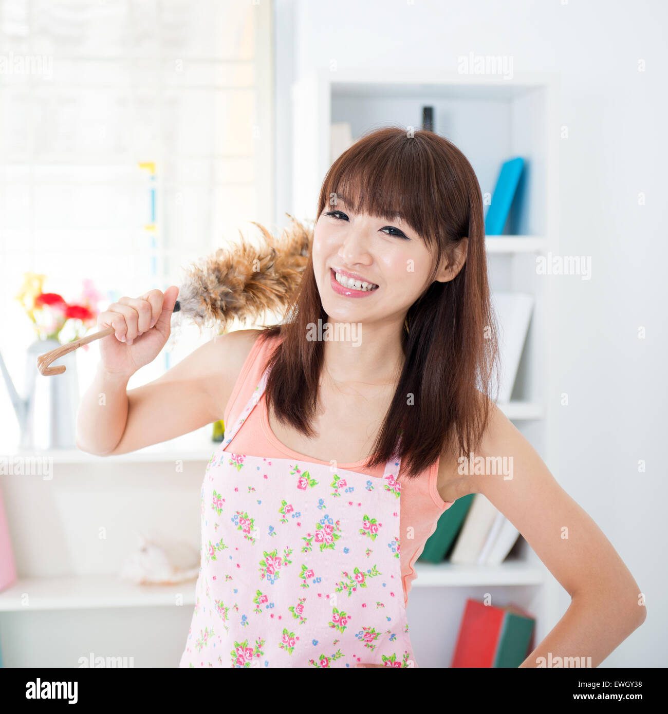 Japanese lady and maid hi-res stock photography and images - Alamy