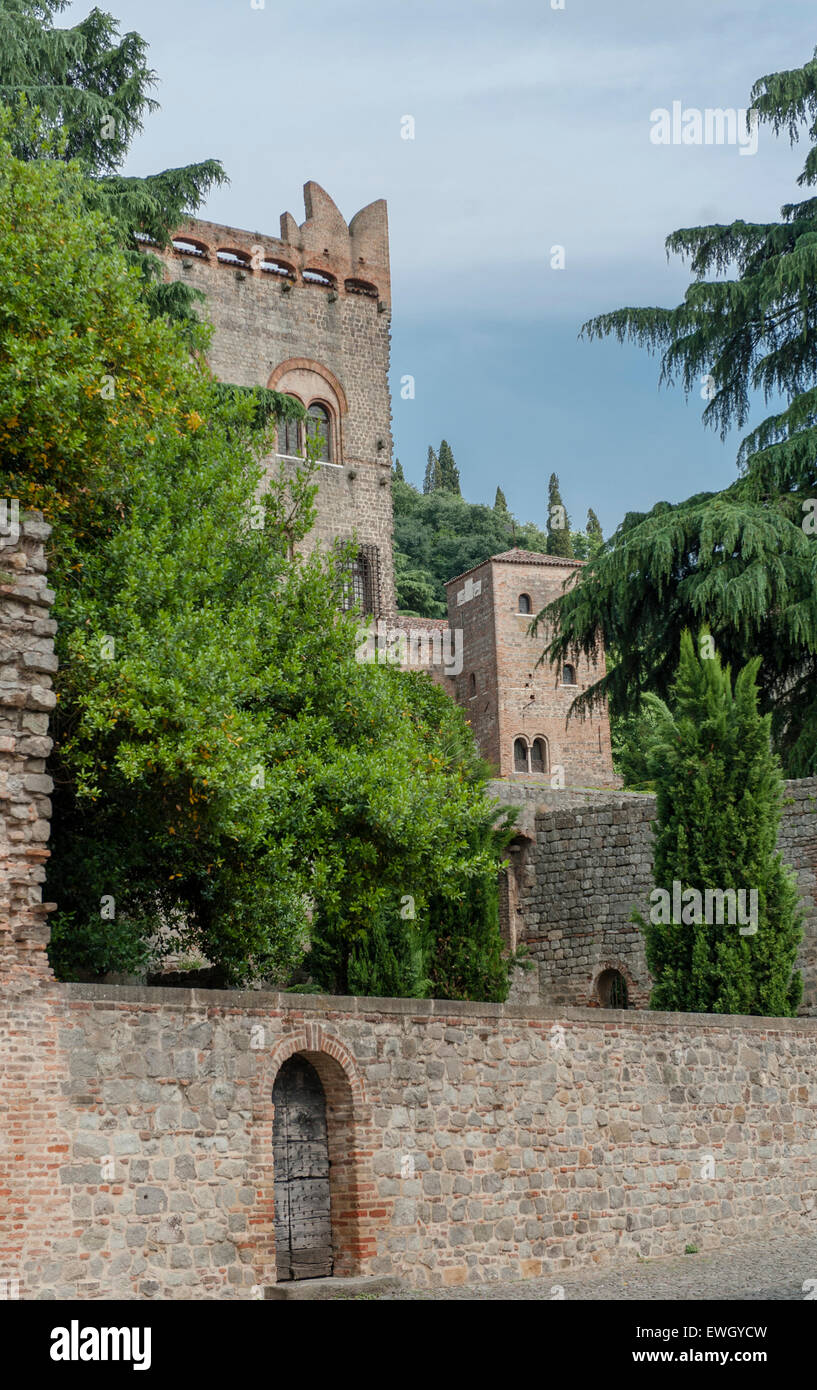 Castello stone hi-res stock photography and images - Alamy