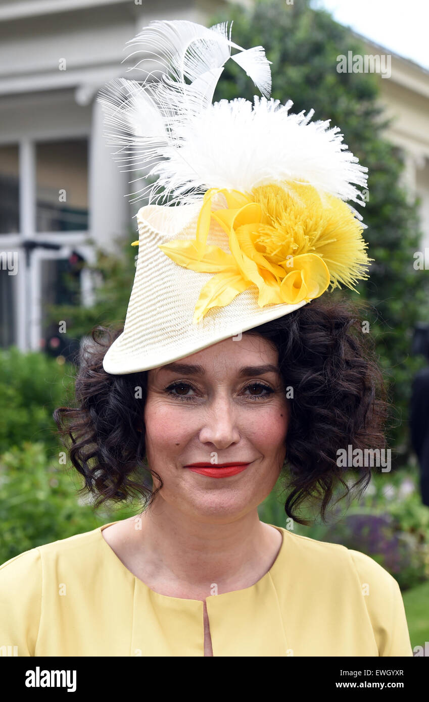 Fiona bennett hi-res stock photography and images - Alamy