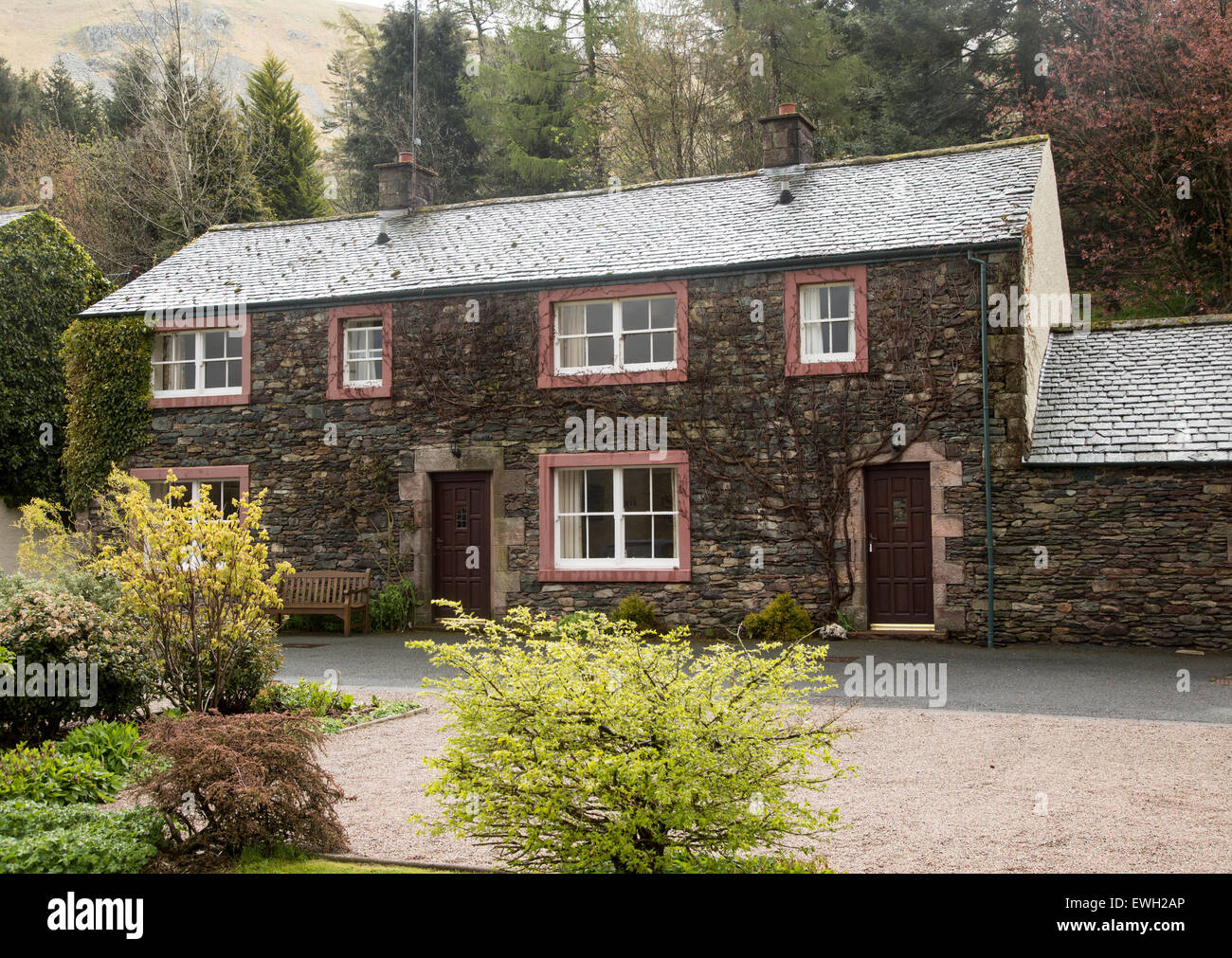 Traditional stone cottages at howtown hi-res stock photography and ...